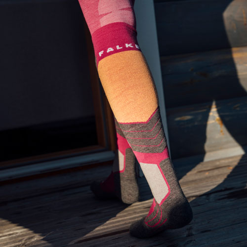 The innovative FALKE ergonomic sport system ski socks | FALKE