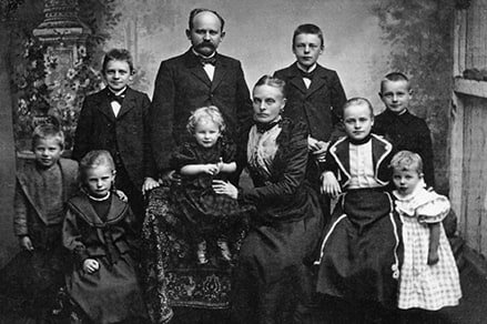 Legwear, Sports & Fashion - The official FALKE® online shop | FALKE